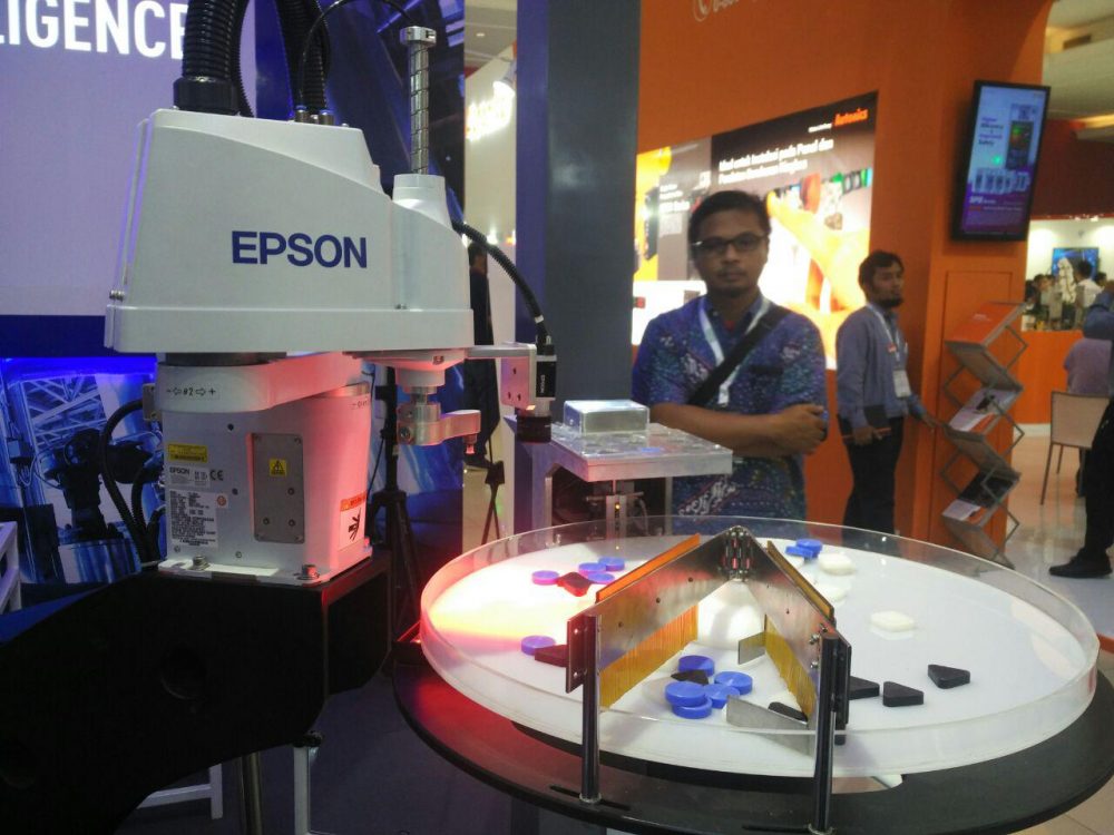 EPSON Perkenalkan Robot SCARA T3 & T6 - SHIFT Indonesia